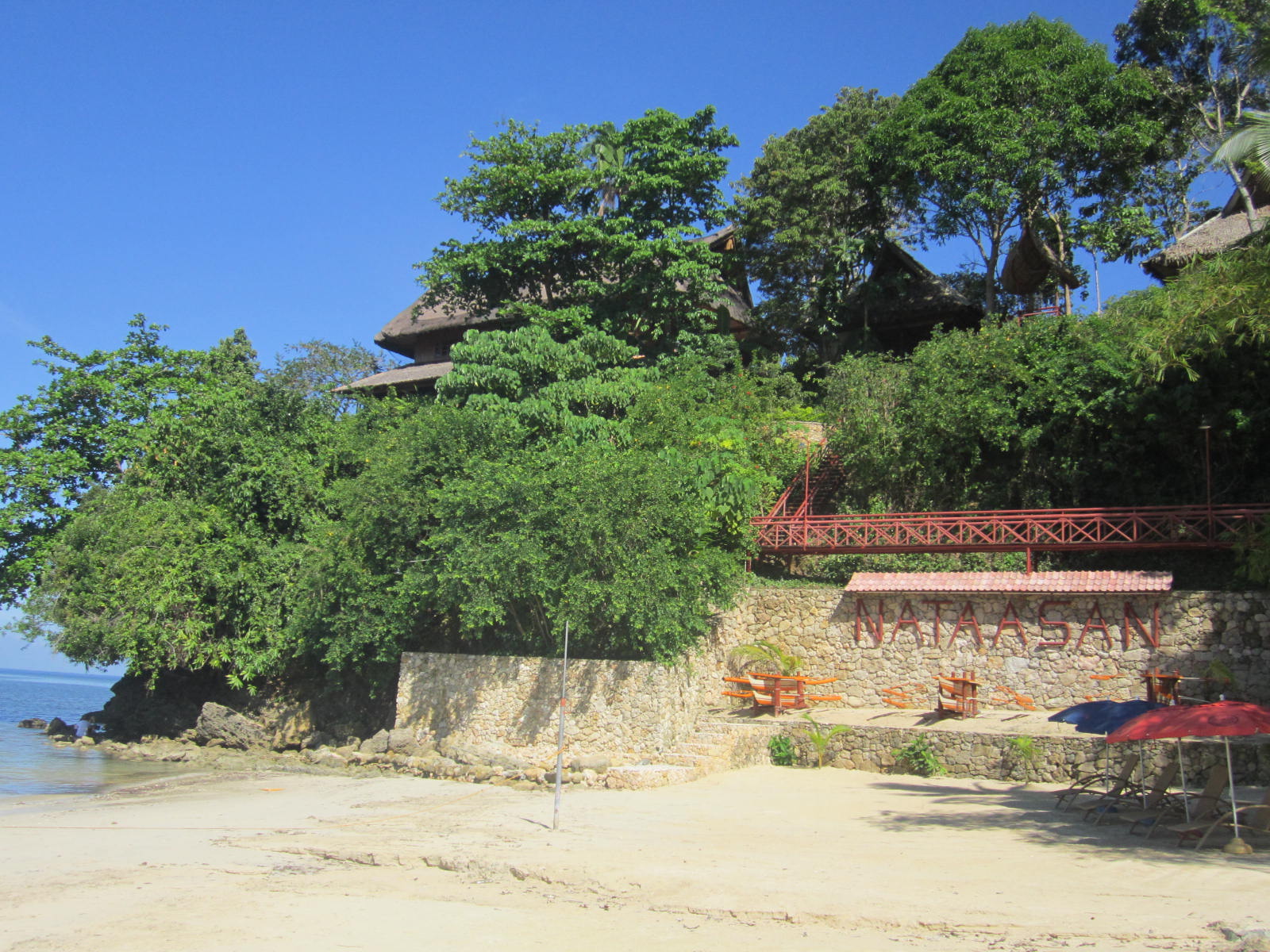 Drake Travels: White Sand Beaches in Punta Ballo, Sipalay, Negros ...