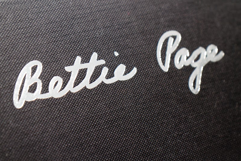 Mon Chéri Amour: Bettie Page Buzzin' Bullet Vibrator and Orgasm Balm Set