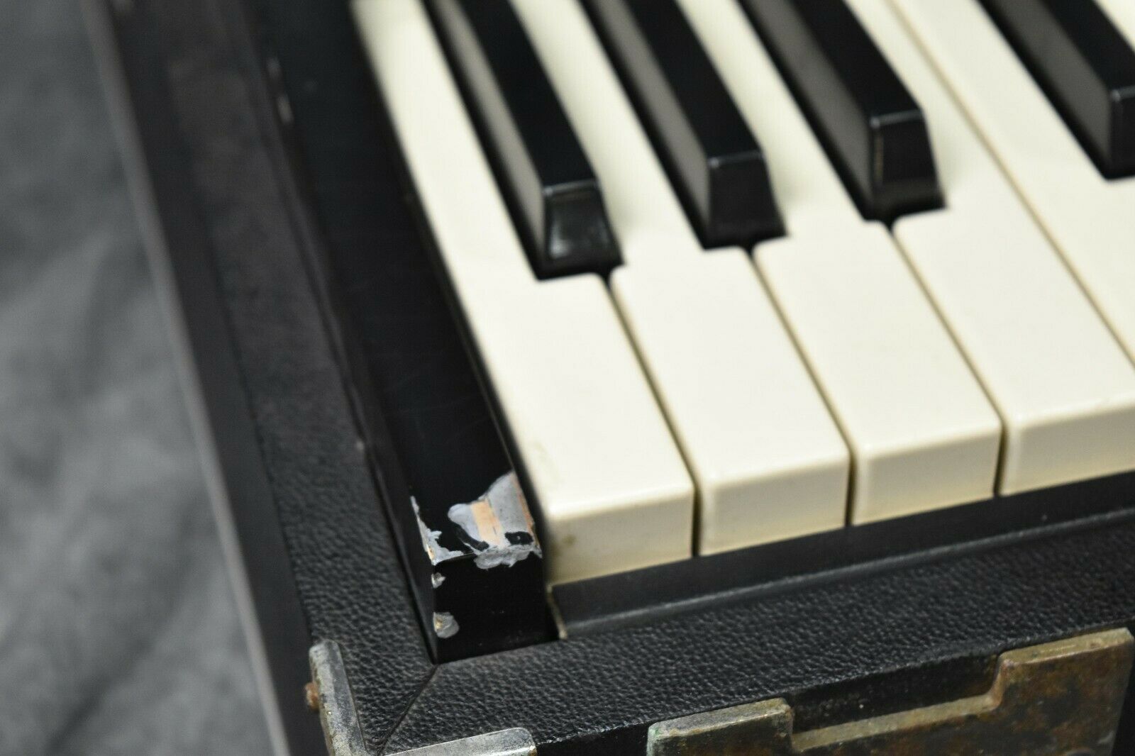 MATRIXSYNTH: Roland RS-202 Strings Synthesizer SN 520753