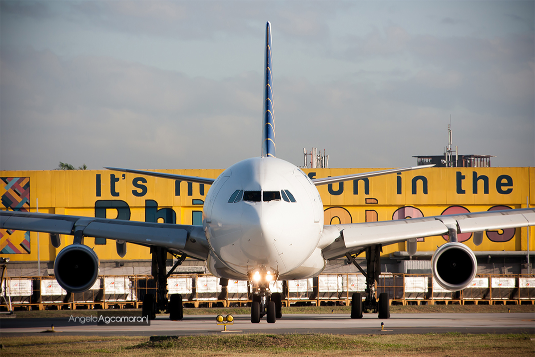 Philippine Airlines Serves Up In-Flight Internet and Calling ...