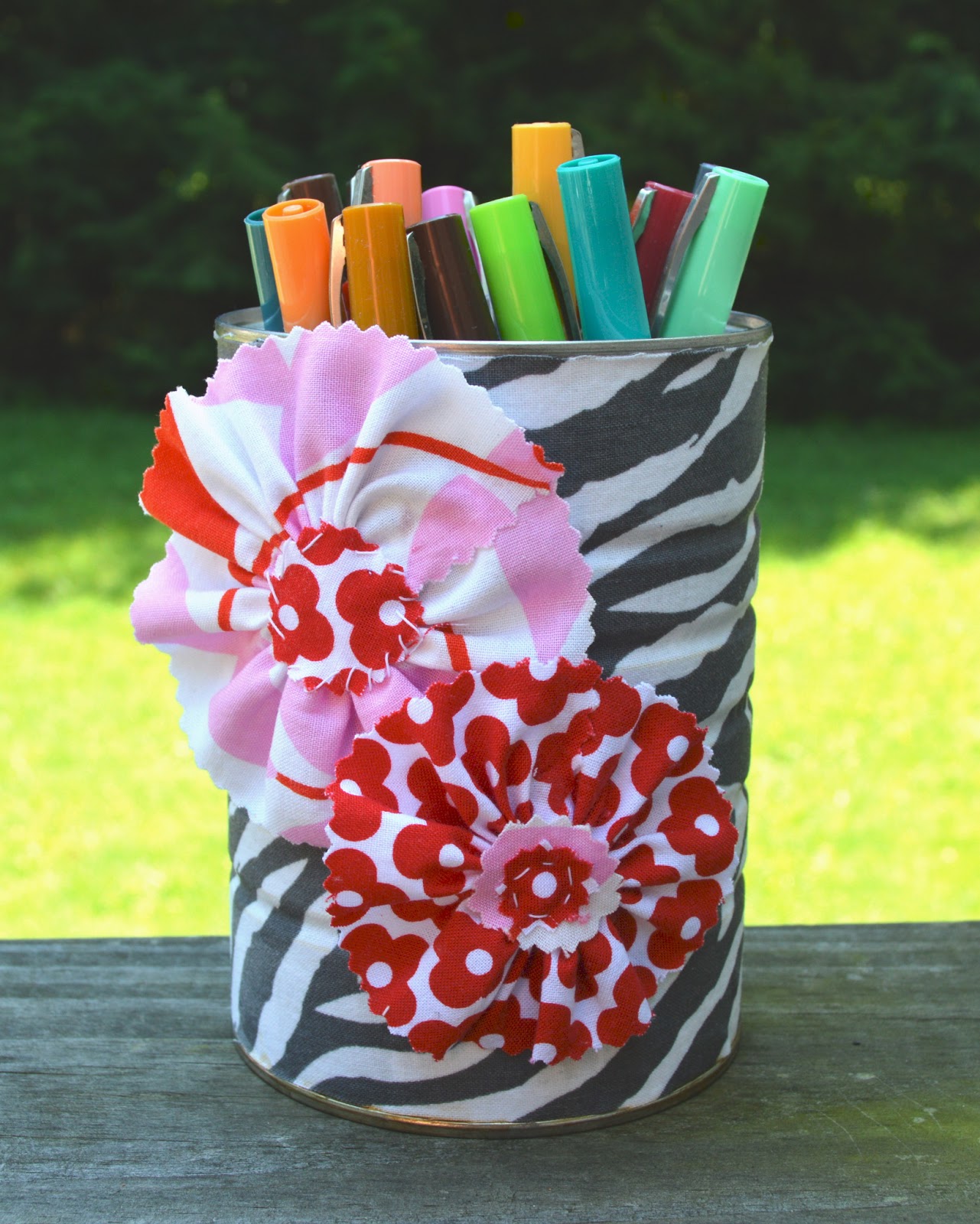 TEXTILE TROLLEY: Easy Craft for Children:- Pencil pot out of a coffee can