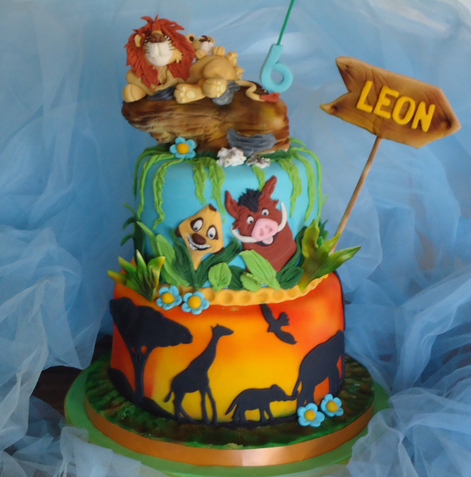 Pasteles Isabella: REY LEÓN