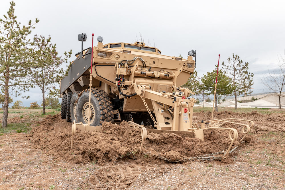 SNAFU!: FNSS Reveals PARS III 8x8 Engineering Vehicle