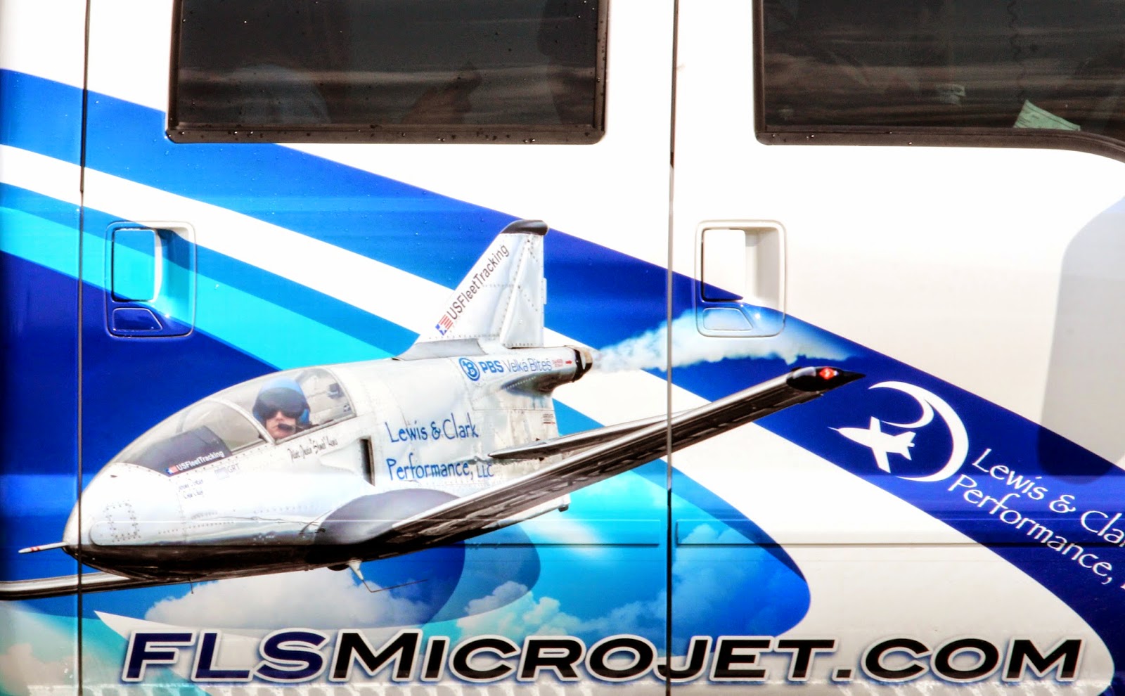 The Aero Experience: EAA AirVenture Oshkosh 2014: Justin Lewis in the ...