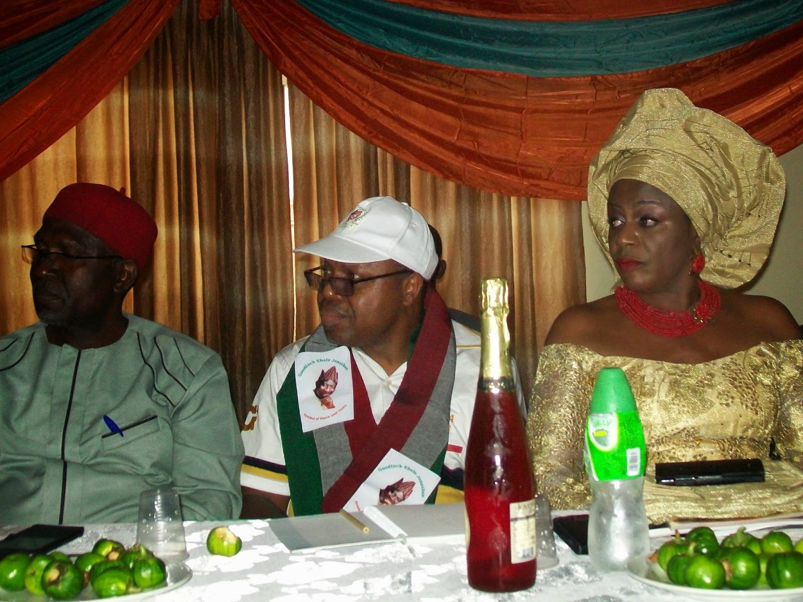 Daily signpost: Group meets Igbo traders in town hall meeting