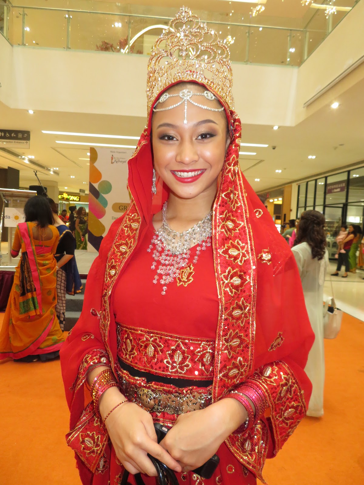 Kee Hua Chee Live!: MISS AND MRS SAREE MALAYSIA 2019 WAS HELD AT DA MEN ...