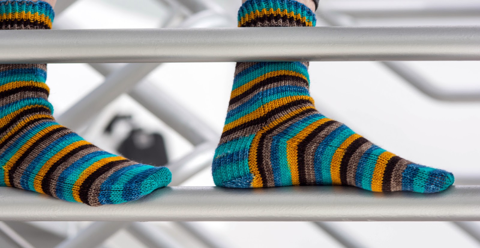 The Knitting Blog by Mr. Puffy the Dog: Crazy and Colorful Colorblock Socks