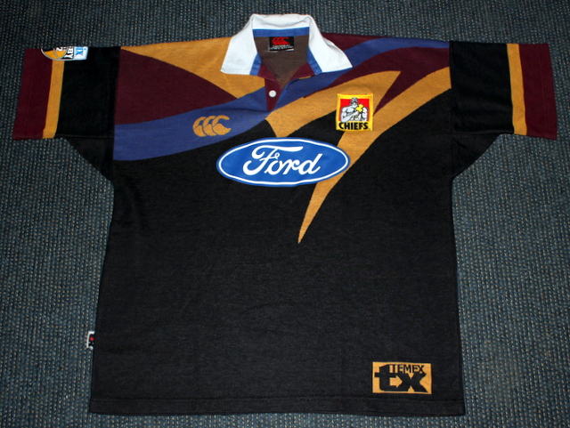Gergasi bundle: Menjamu mata - jersey rugby retro temex