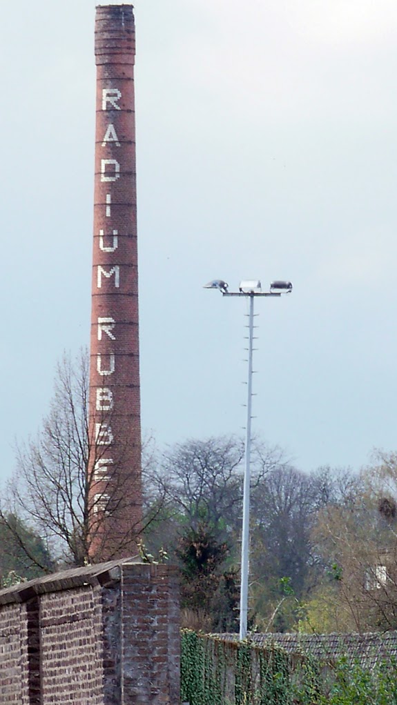 Ingmar bladert en schrijft: Radioctieve bedrijfsnaam: Radium Foam