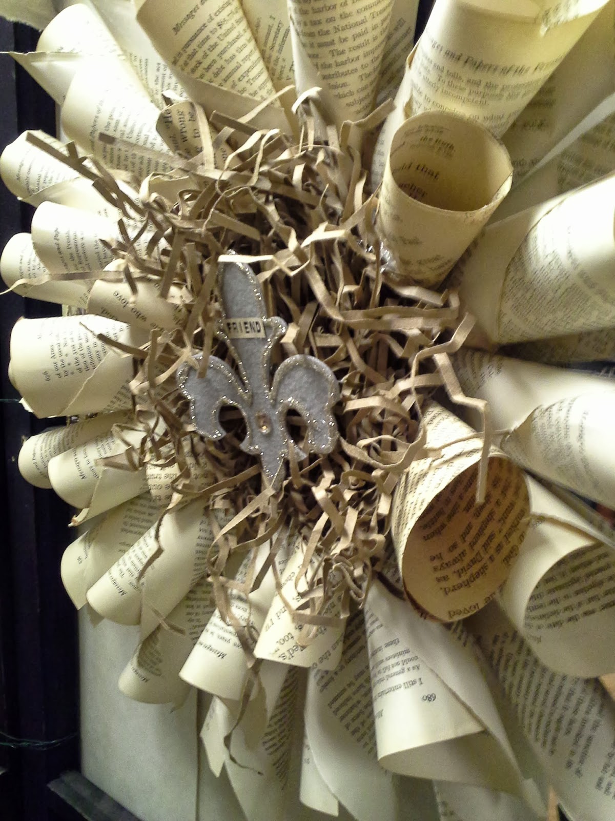 One Vintage Lane: Repurposed Book Page Wreath
