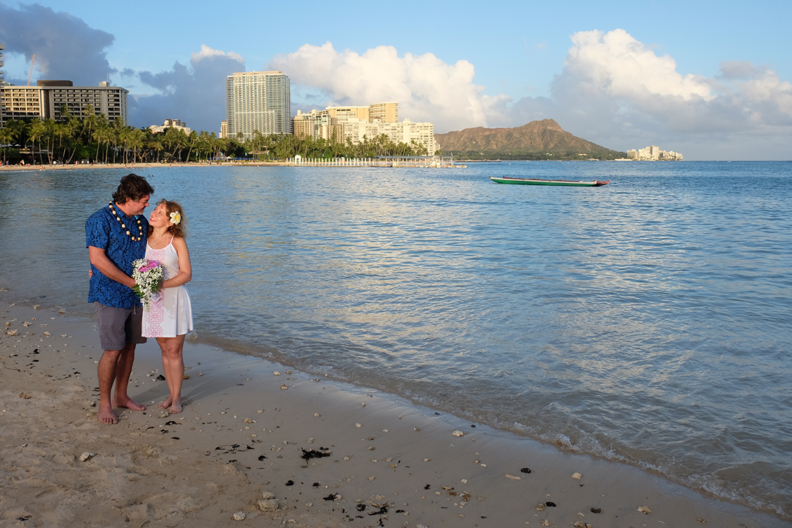 Honolulu Weddings: Couple from Chile