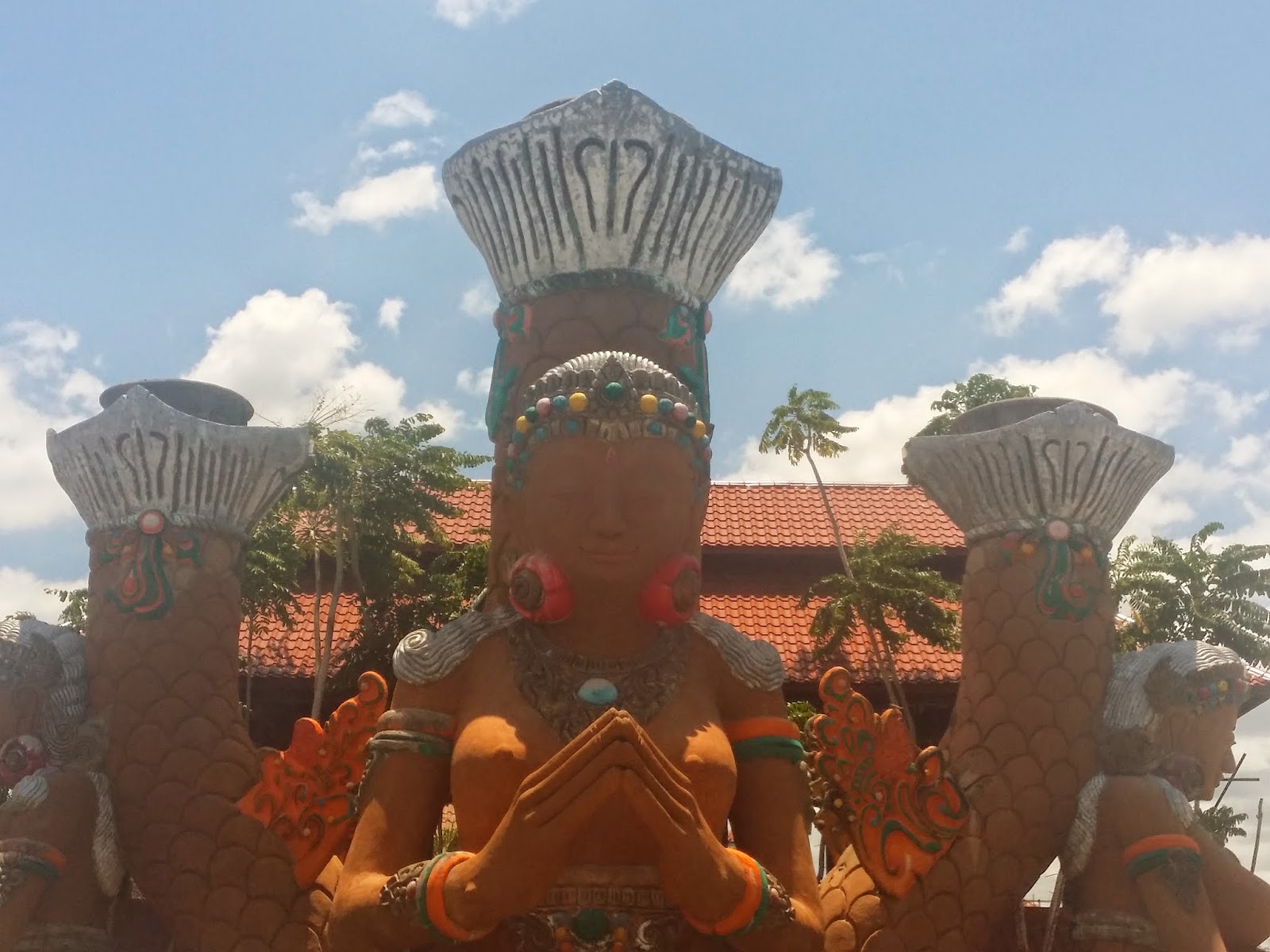 Lakwatserang Bulakenya: Isdaan Floating Restaurant: Laguna