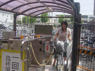 Two-wheeler parking can be very very space-efficient!