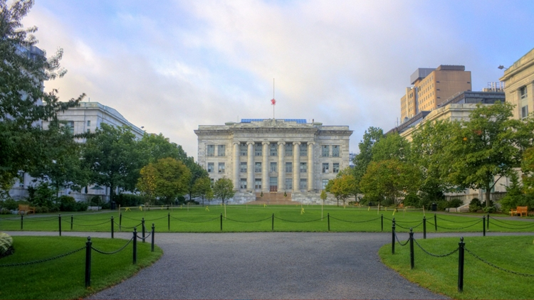 6). HARVARD MEDICAL SCHOOL: | TOP 10 HOSPITALS IN THE WORLD