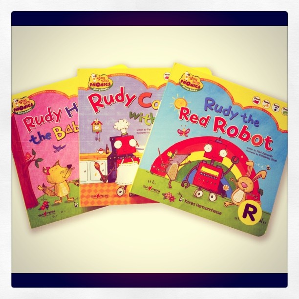 Kimberley Scott Illustration: Rudy The Robot arrives!