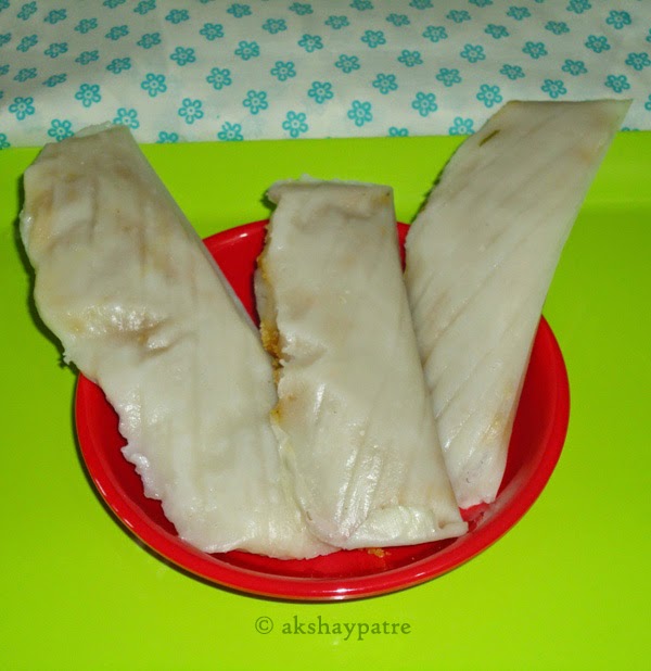 Vidyas Veg Recipes: Ground rice patholi recipe - How to make patholi ...