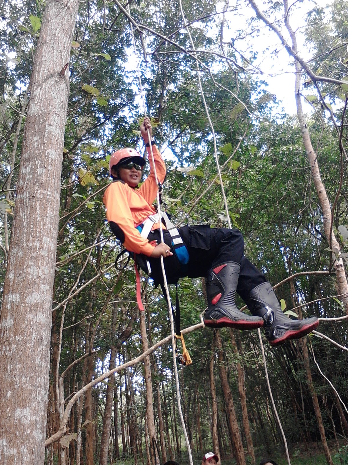 ETNIK_amor: Gunawan Budi Utomo latihan panjat tali dan Rafting di Desa ...