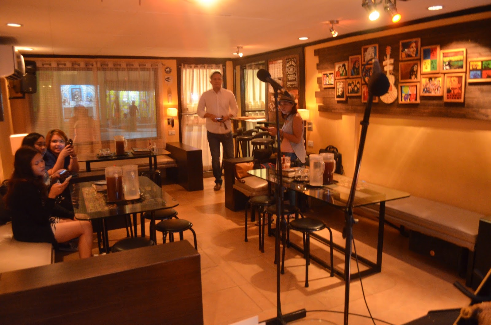 Open Mic Reserve | Restaurant + Acoustic Lounge