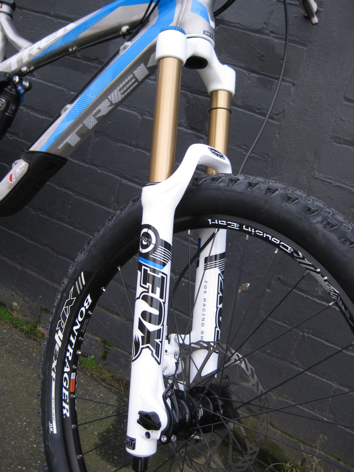 News, rides & banter: 2011 Trek Scratch Air 8