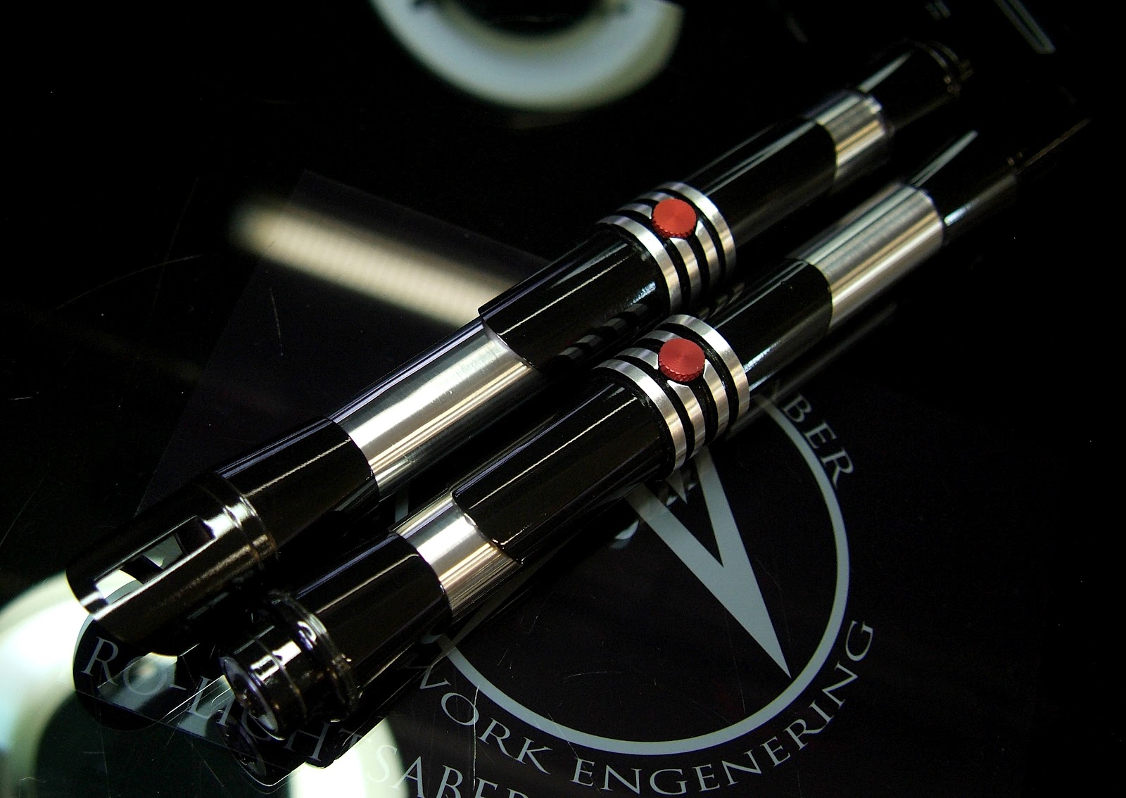 RO-LIGHTSABERS: Starkiller TFU2 Lightsaber