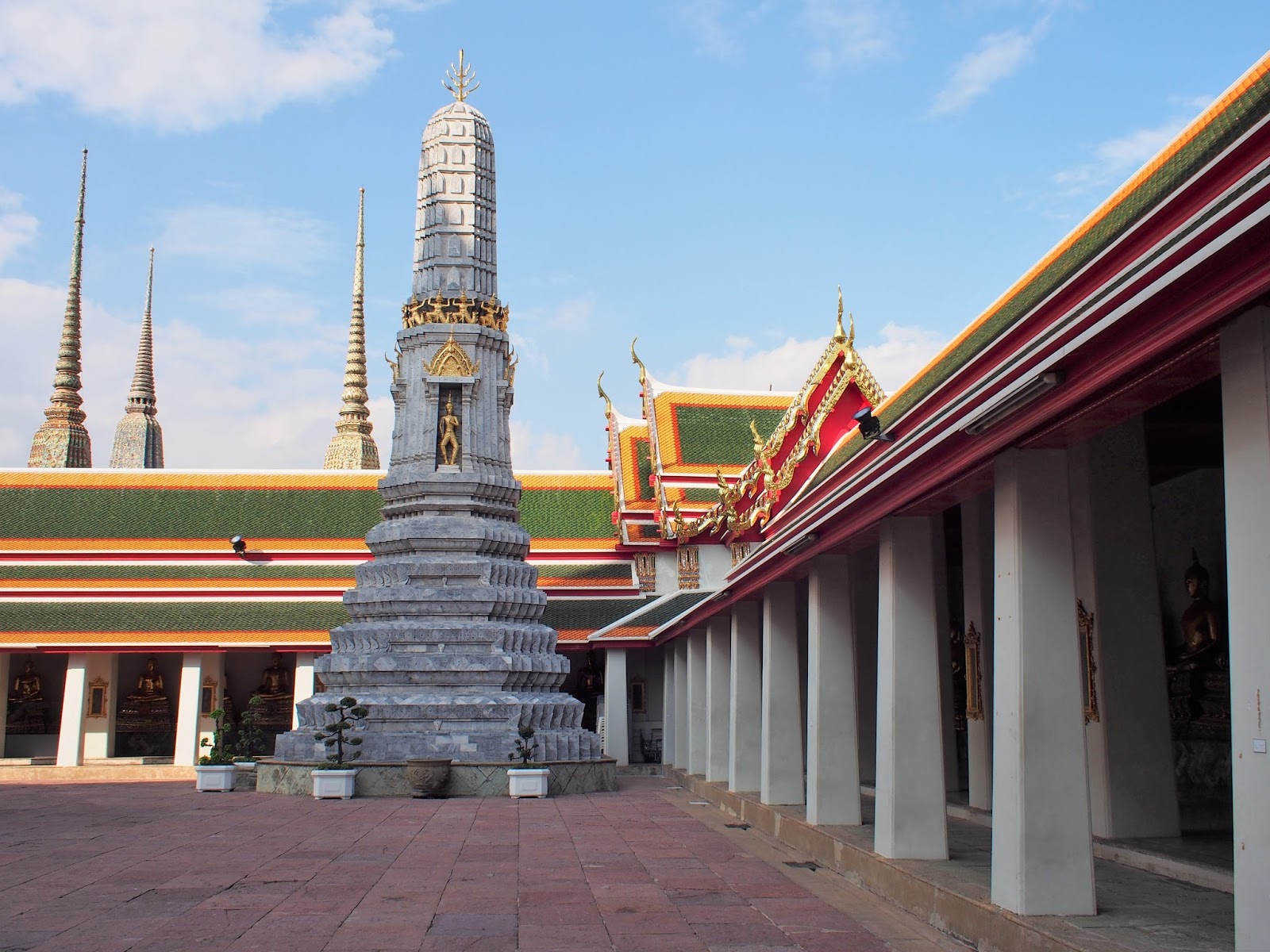 Wat poa Thailand pictures.