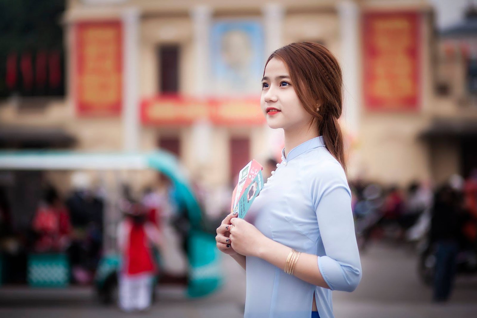 Bông Nguyễn - Em đẹp hông có sửa người ta chê em hổng có cửa | Dân 47 ...