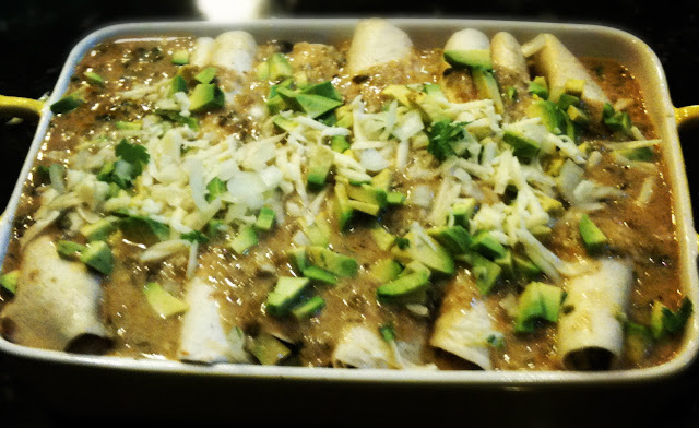 Crazy Beautiful Life: Something smells good in the kitchen...