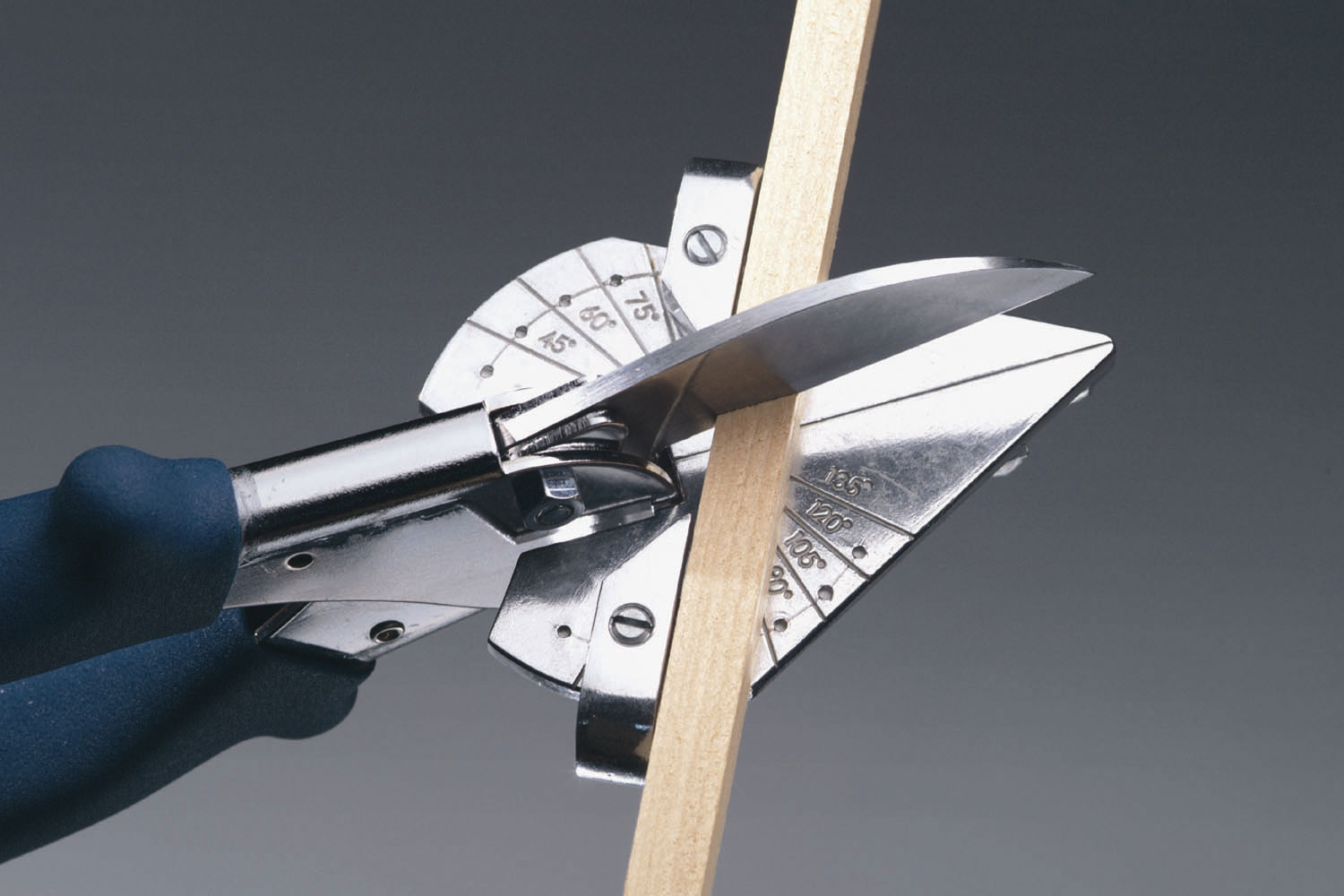 เครื่องมือและอุปกรณ์ในการสร้างเครื่องบินยาง เครื่องร่อน งานแฮนด์เมด