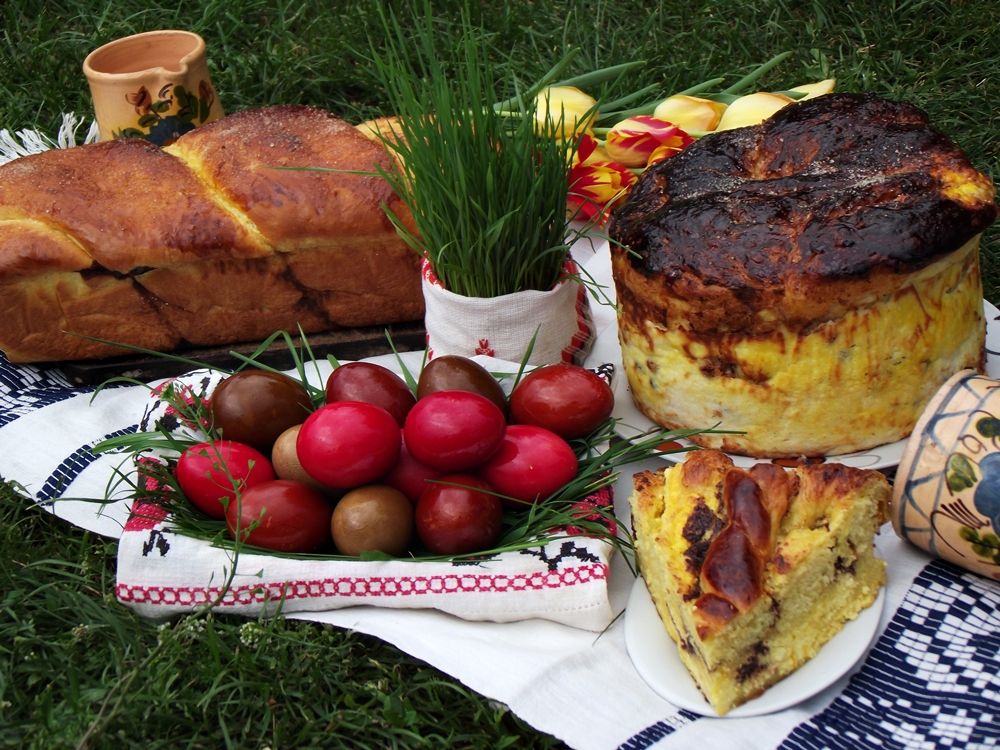 PASTE FERICIT SI LUMINAT! - CAIETUL CU RETETE