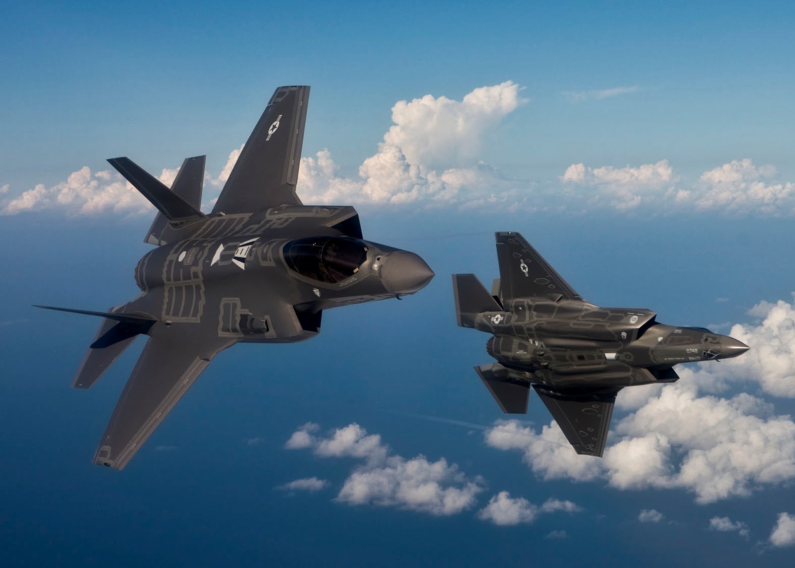 Future F-35 fighter could control 10 to 100 drones | NextBigFuture.com