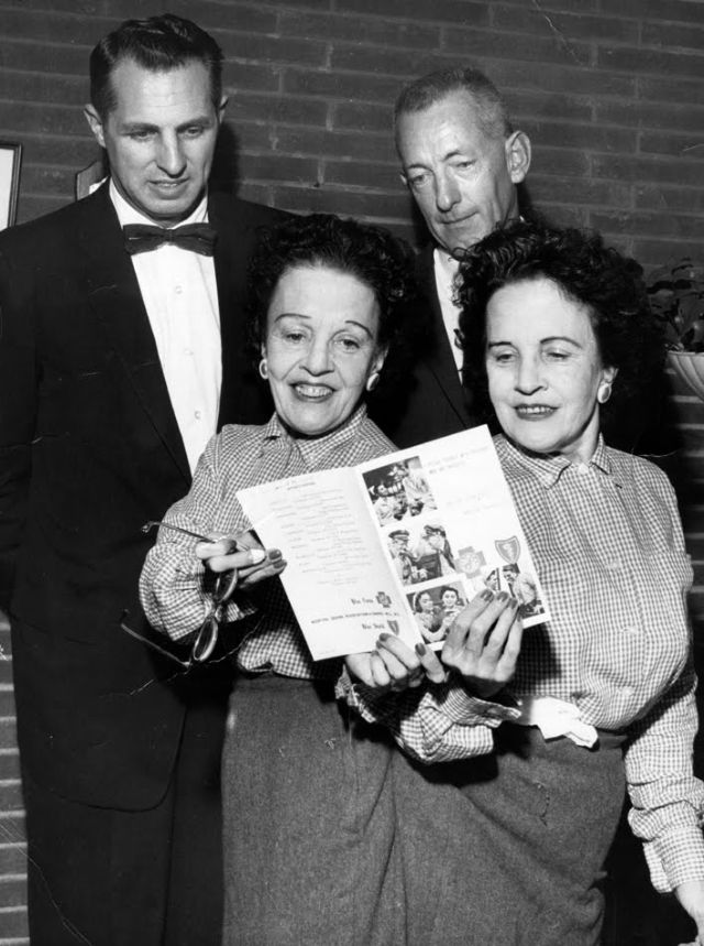 40 Vintage Photographs and the Tragic Life of Conjoined Twins, Daisy ...