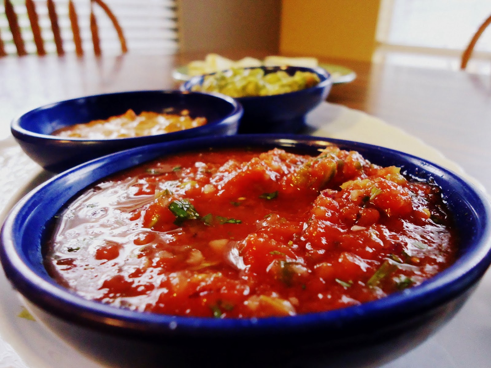 Foodie & Fabulous: Restaurant Style Salsa with Baked Lime Tortilla Chips