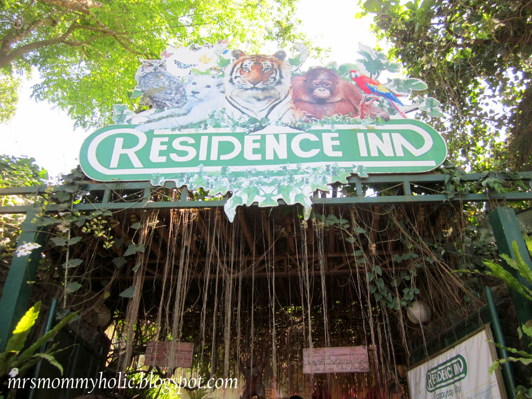 MrsMommyHolic: Residence Inn Zoo in Tagaytay