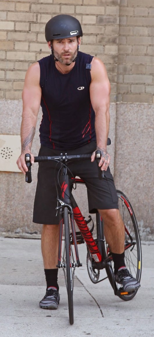 VJBrendan.com: Seann William Scott Out For a Ride in New York City