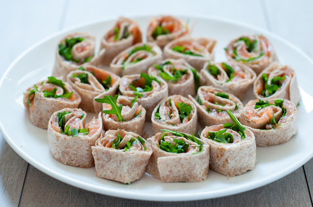 Three girls one kitchen: Bij de borrel: Zalm-roomkaas wraprolletjes