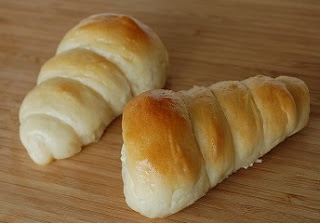 Ko-Bo: Cornet Roll with Custard filling