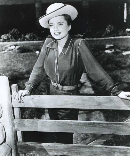 My Love Of Old Hollywood: Anne Baxter (1923-1985)