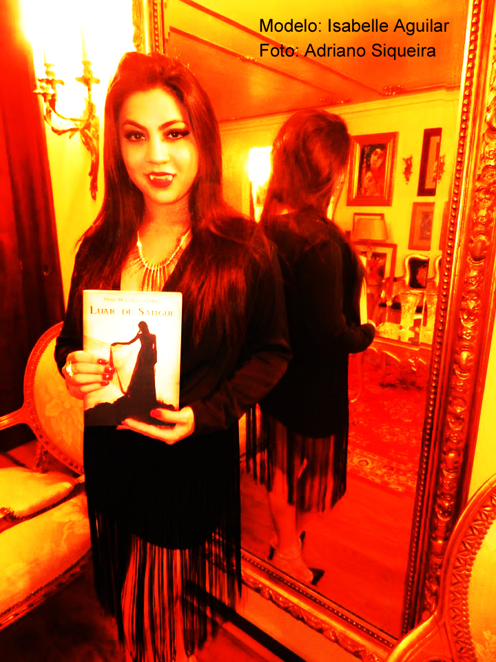 ESCREVENDO COM ROSAS E SANGUE : Fotos da modelo Isabelle Aguilar -Vampira