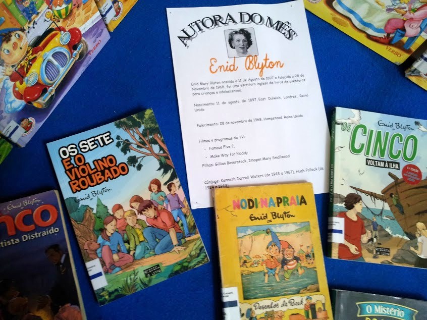 ANIMALETRAS Biblioteca Escolar EB1/JI Correeira: Autor do Mês de Outubro