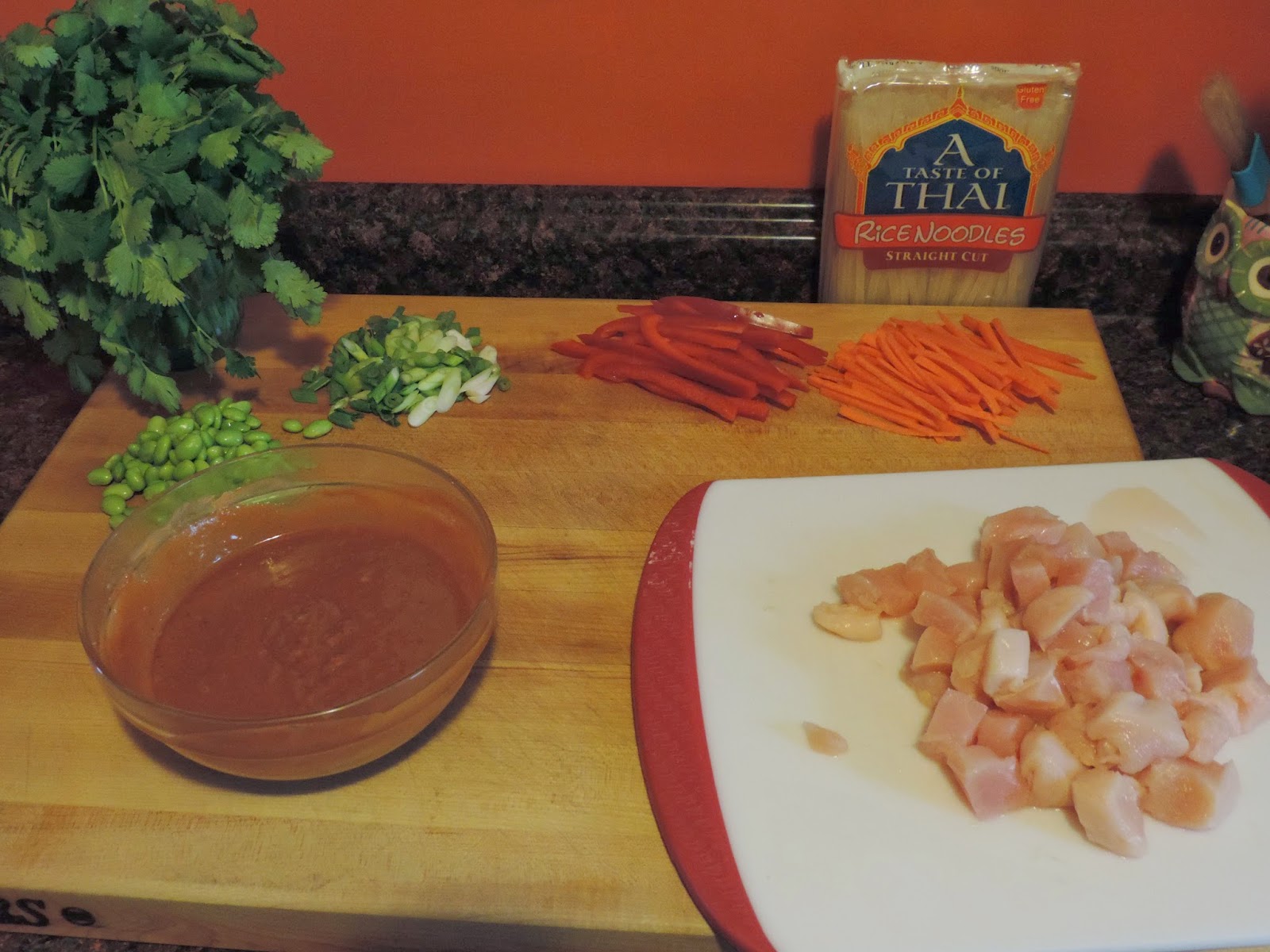 Thai Chicken Pasta with Spicy Peanut Sauce - The Kitchen Wife