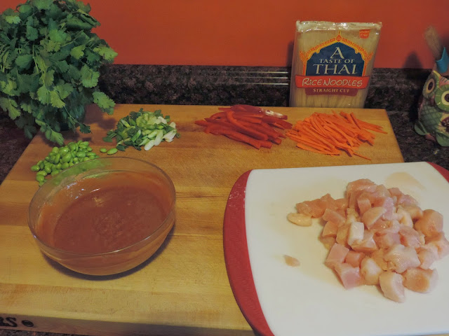 Thai Chicken Pasta with Spicy Peanut Sauce - The Kitchen Wife