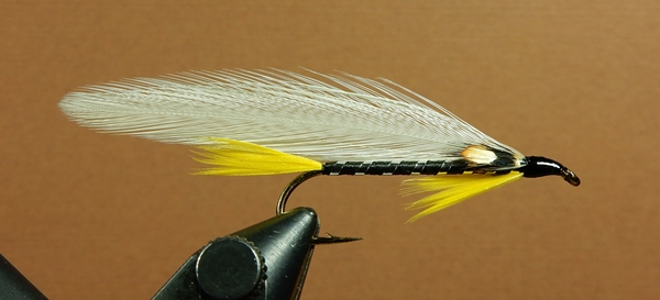 Flytying: New and Old: Black Ghost
