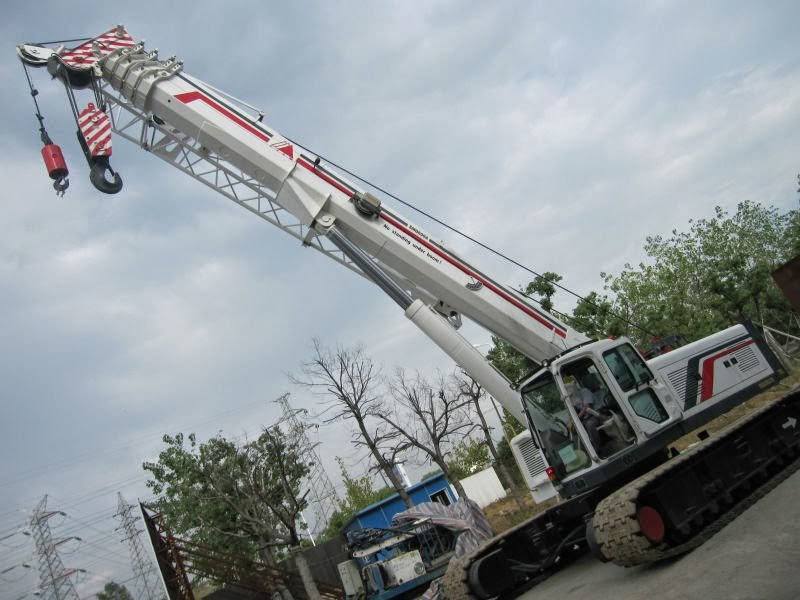 Machines Australia: 100 Ton Telescopic Boom Crawler Crane