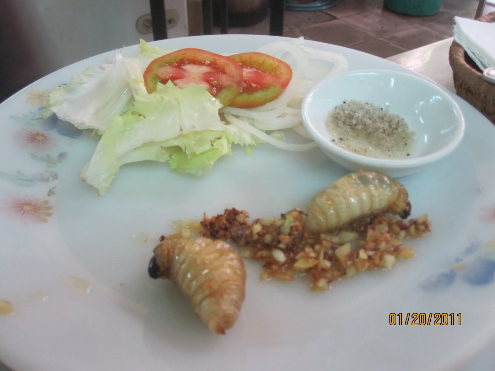 Ahoy Hanoi!: Eating Giant Larva