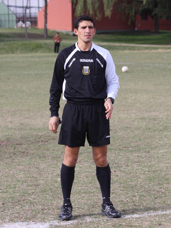 La voz del hincha mirasol: EL ARBITRO CONTRA SARMIENTO MERLOS