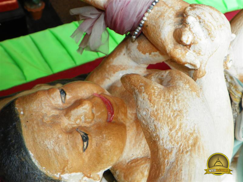 WEBSANOM - เว็บสนม: พระธาตุเรืองรอง ( Pra That Reung Rong )