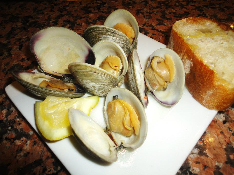 Around the Table: Loving Food in RI & Beyond : Steamers with Wine ...