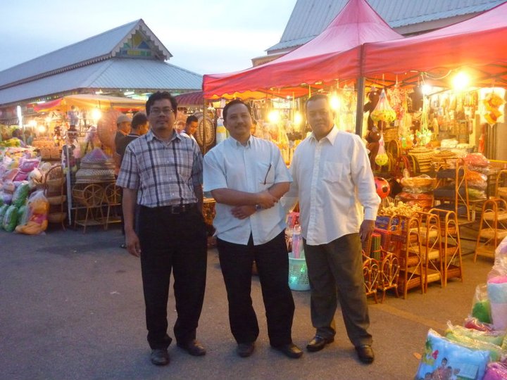 MELAKA IN PICTURE: Medan Ikan Bakar Terapung Umbai Baru- Jeti Sg. Umbai