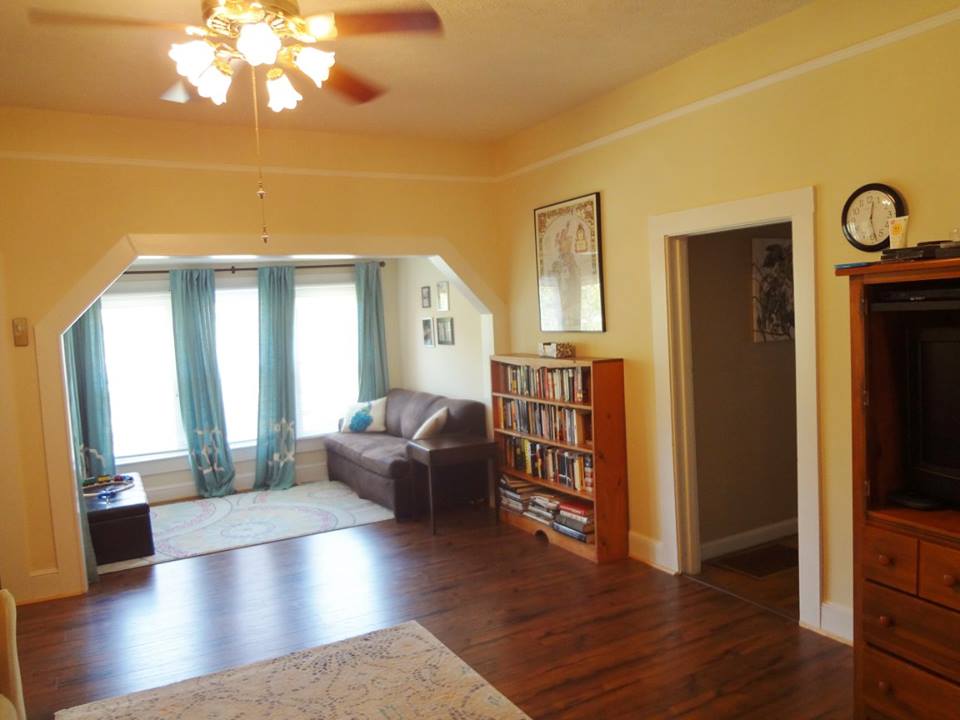 1890s Dillsboro Farmhouse: Living Room
