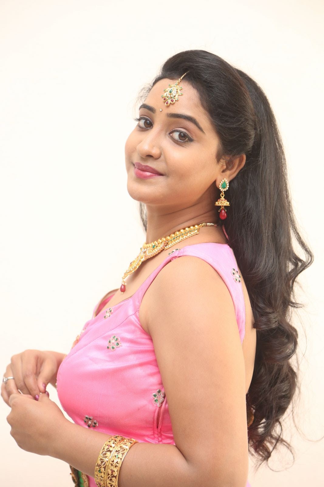 Aiswarya Addala glamorous in pink